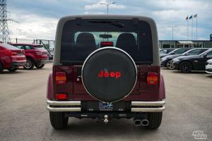 Sarkans Jeep Wrangler 2003 Marijampole, ar dzinēja tilpumu 4.00 L un nobraukumu 22 tūkst. km par 18850 €, foto 12 vietnē AUTOMOTO.COM.LV