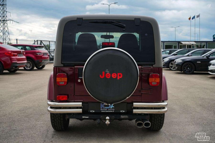 Sarkans Jeep Wrangler 2003 Marijampole, ar dzinēja tilpumu 4.00 L un nobraukumu 22 tūkst. km par 18850 €, foto 12 vietnē AUTOMOTO.COM.LV