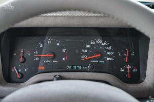 Sarkans Jeep Wrangler 2003 Marijampole, ar dzinēja tilpumu 4.00 L un nobraukumu 22 tūkst. km par 18850 €, foto 23 vietnē AUTOMOTO.COM.LV