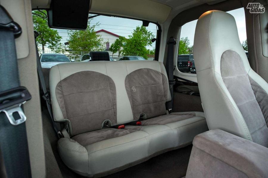 Sarkans Jeep Wrangler 2003 Marijampole, ar dzinēja tilpumu 4.00 L un nobraukumu 22 tūkst. km par 18850 €, foto 33 vietnē AUTOMOTO.COM.LV
