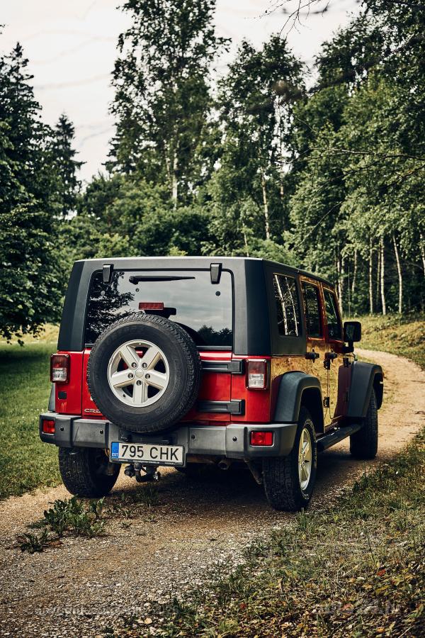 Sarkans Jeep Wrangler 2007 Tallina, ar dzinēja tilpumu 2.80 L un nobraukumu 108 tūkst. km par 18300 €, foto 2 vietnē AUTOMOTO.COM.LV