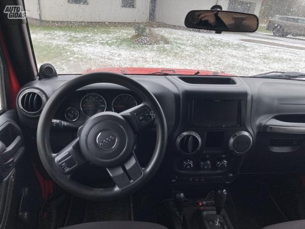 Sarkans Jeep Wrangler 2013 Jonava, ar dzinēja tilpumu 3.60 L un nobraukumu 268 tūkst. km par 16000 €, foto 8 vietnē AUTOMOTO.COM.LV