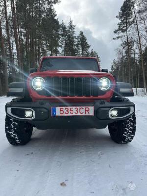 Red Jeep Wrangler 2018 in Vilnius, with an engine capacity of 2.00 L and mileage of 160 thousand km for 28500 €, photo 3 on AUTOMOTO.COM.LV