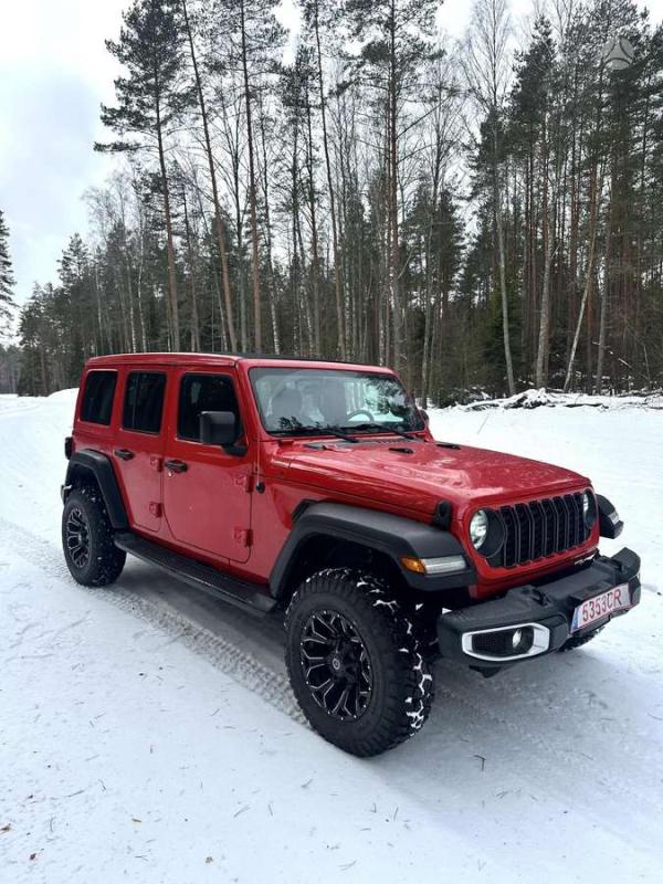 Red Jeep Wrangler 2018 in Vilnius, with an engine capacity of 2.00 L and mileage of 160 thousand km for 28500 €, photo 4 on AUTOMOTO.COM.LV
