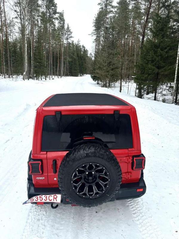 Red Jeep Wrangler 2018 in Vilnius, with an engine capacity of 2.00 L and mileage of 160 thousand km for 28500 €, photo 6 on AUTOMOTO.COM.LV