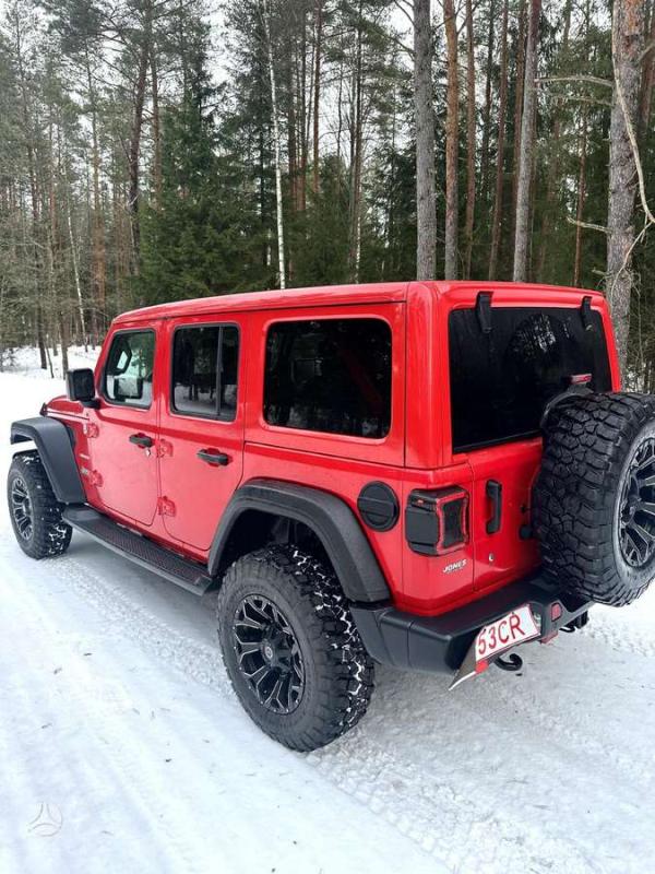 Red Jeep Wrangler 2018 in Vilnius, with an engine capacity of 2.00 L and mileage of 160 thousand km for 28500 €, photo 7 on AUTOMOTO.COM.LV