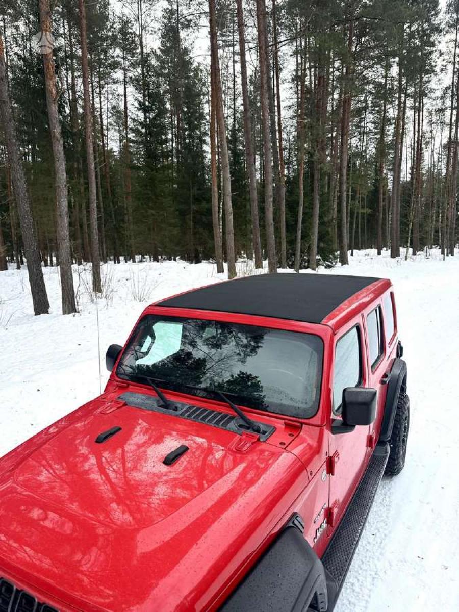 Red Jeep Wrangler 2018 in Vilnius, with an engine capacity of 2.00 L and mileage of 160 thousand km for 28500 €, photo 8 on AUTOMOTO.COM.LV