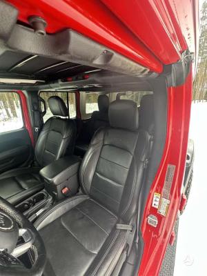 Red Jeep Wrangler 2018 in Vilnius, with an engine capacity of 2.00 L and mileage of 160 thousand km for 28500 €, photo 12 on AUTOMOTO.COM.LV