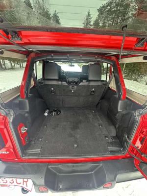 Red Jeep Wrangler 2018 in Vilnius, with an engine capacity of 2.00 L and mileage of 160 thousand km for 28500 €, photo 14 on AUTOMOTO.COM.LV