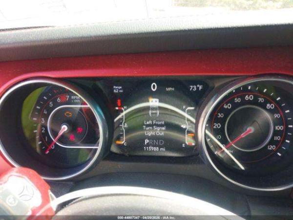 Red Jeep Wrangler 2018 in Klaipeda, with an engine capacity of 2.00 L and mileage of 187 thousand km for 10200 €, photo 7 on AUTOMOTO.COM.LV