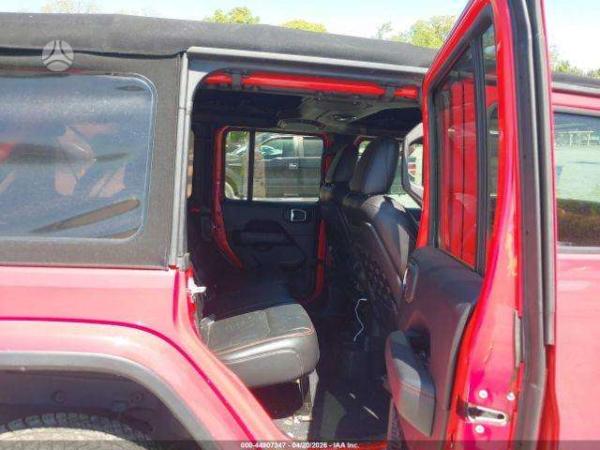 Red Jeep Wrangler 2018 in Klaipeda, with an engine capacity of 2.00 L and mileage of 187 thousand km for 10200 €, photo 8 on AUTOMOTO.COM.LV