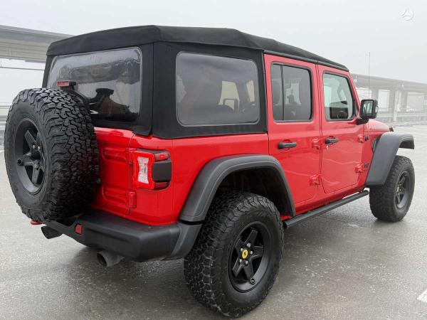 Red Jeep Wrangler 2020 in Vilnius, with an engine capacity of 3.60 L and mileage of 93 thousand km for 33500 €, photo 4 on AUTOMOTO.COM.LV
