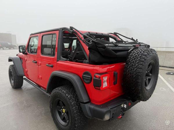 Red Jeep Wrangler 2020 in Vilnius, with an engine capacity of 3.60 L and mileage of 93 thousand km for 32900 €, photo 6 on AUTOMOTO.COM.LV