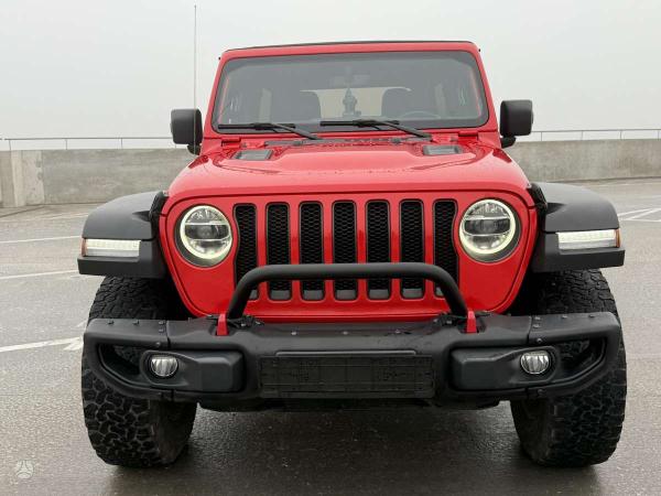 Red Jeep Wrangler 2020 in Vilnius, with an engine capacity of 3.60 L and mileage of 93 thousand km for 32900 €, photo 9 on AUTOMOTO.COM.LV