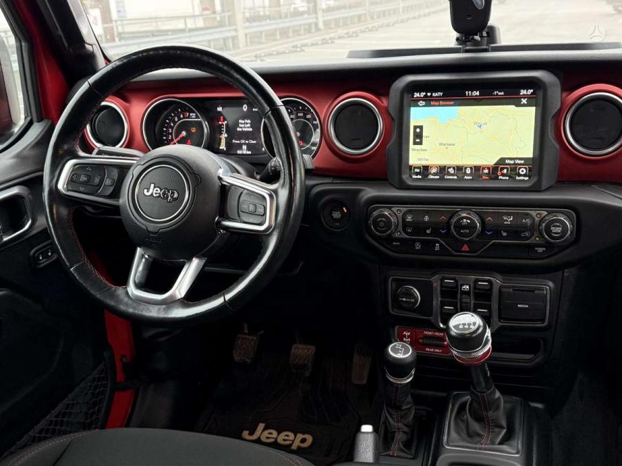 Sarkans Jeep Wrangler 2020 Viļņa, ar dzinēja tilpumu 3.60 L un nobraukumu 93 tūkst. km par 32900 €, foto 31 vietnē AUTOMOTO.COM.LV