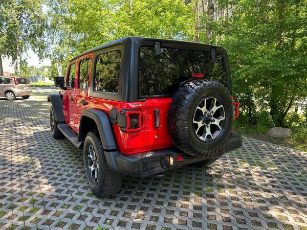 Red Jeep Wrangler 2020 in Vilnius, with an engine capacity of 2.00 L and mileage of 59 thousand km for 24900 €, photo 4 on AUTOMOTO.COM.LV
