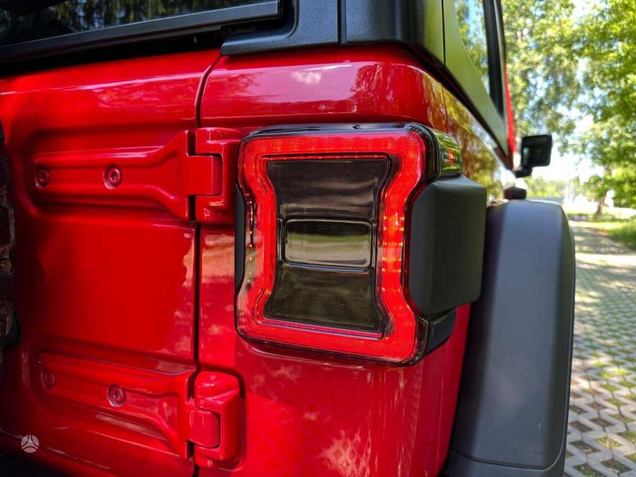 Sarkans Jeep Wrangler 2020 Viļņa, ar dzinēja tilpumu 2.00 L un nobraukumu 59 tūkst. km par 24900 €, foto 16 vietnē AUTOMOTO.COM.LV