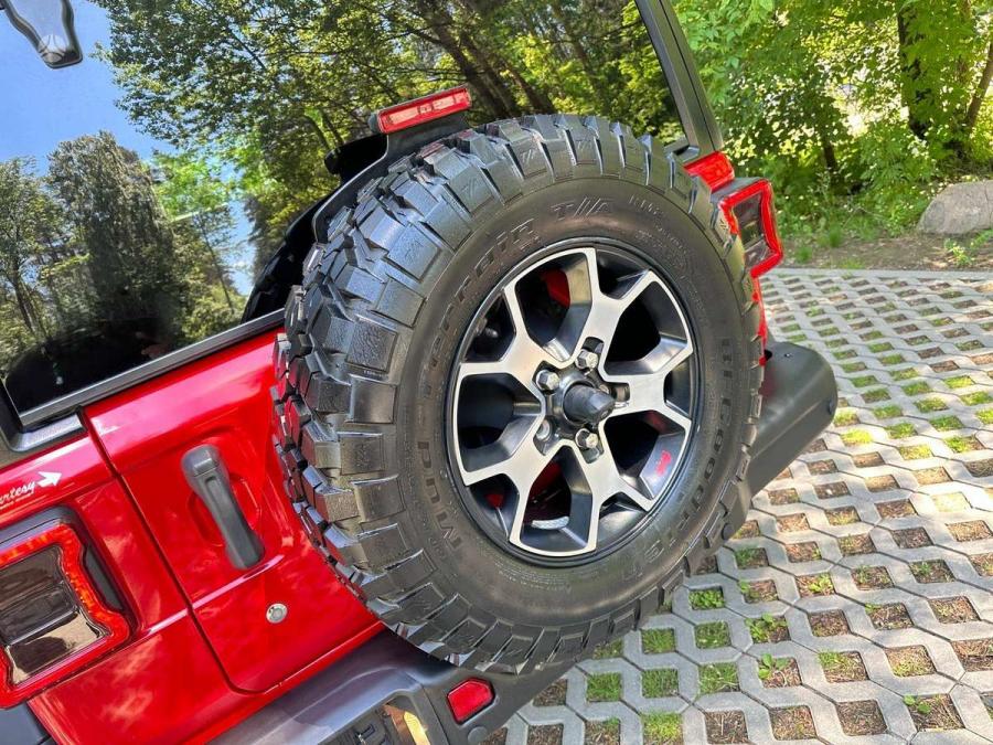 Sarkans Jeep Wrangler 2020 Viļņa, ar dzinēja tilpumu 2.00 L un nobraukumu 59 tūkst. km par 24900 €, foto 17 vietnē AUTOMOTO.COM.LV