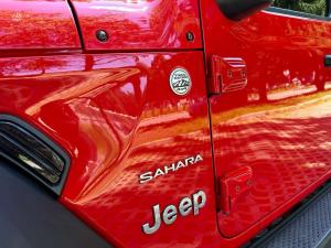 Sarkans Jeep Wrangler 2020 Viļņa, ar dzinēja tilpumu 2.00 L un nobraukumu 59 tūkst. km par 24900 €, foto 18 vietnē AUTOMOTO.COM.LV