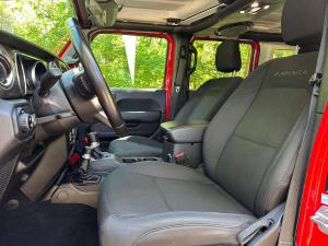 Sarkans Jeep Wrangler 2020 Viļņa, ar dzinēja tilpumu 2.00 L un nobraukumu 59 tūkst. km par 24900 €, foto 27 vietnē AUTOMOTO.COM.LV