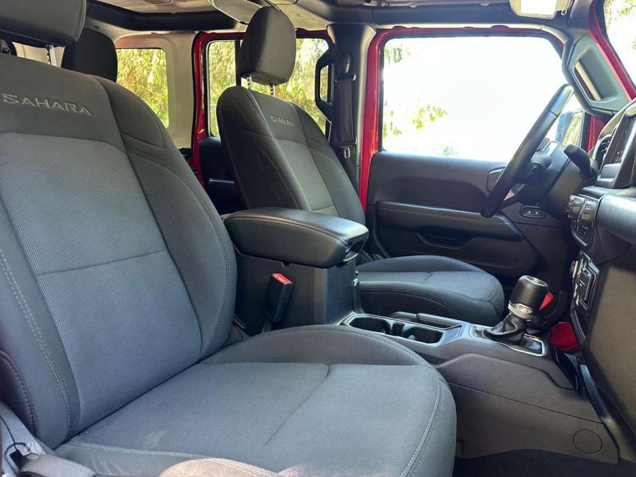 Sarkans Jeep Wrangler 2020 Viļņa, ar dzinēja tilpumu 2.00 L un nobraukumu 59 tūkst. km par 24900 €, foto 28 vietnē AUTOMOTO.COM.LV