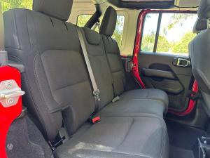 Sarkans Jeep Wrangler 2020 Viļņa, ar dzinēja tilpumu 2.00 L un nobraukumu 59 tūkst. km par 24900 €, foto 29 vietnē AUTOMOTO.COM.LV