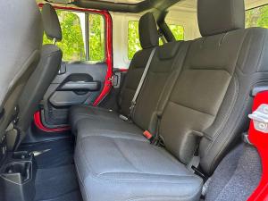 Sarkans Jeep Wrangler 2020 Viļņa, ar dzinēja tilpumu 2.00 L un nobraukumu 59 tūkst. km par 24900 €, foto 30 vietnē AUTOMOTO.COM.LV