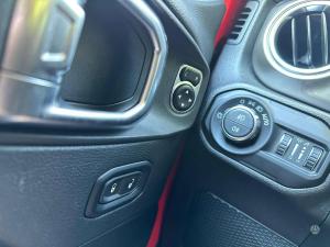 Sarkans Jeep Wrangler 2020 Viļņa, ar dzinēja tilpumu 2.00 L un nobraukumu 59 tūkst. km par 24900 €, foto 32 vietnē AUTOMOTO.COM.LV