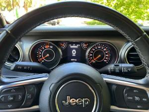 Sarkans Jeep Wrangler 2020 Viļņa, ar dzinēja tilpumu 2.00 L un nobraukumu 59 tūkst. km par 24900 €, foto 38 vietnē AUTOMOTO.COM.LV