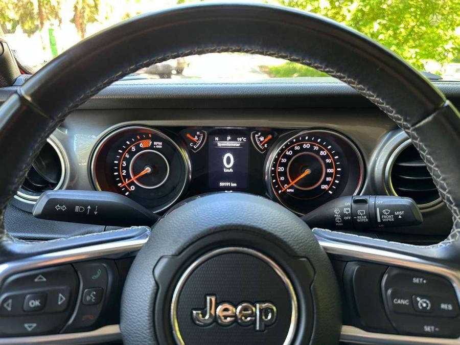 Sarkans Jeep Wrangler 2020 Viļņa, ar dzinēja tilpumu 2.00 L un nobraukumu 59 tūkst. km par 24900 €, foto 38 vietnē AUTOMOTO.COM.LV