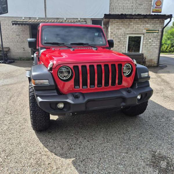 Sarkans Jeep Wrangler 2020 Kazlų Rūda, ar dzinēja tilpumu 3.60 L un nobraukumu 92 tūkst. km par 34900 €, foto 5 vietnē AUTOMOTO.COM.LV