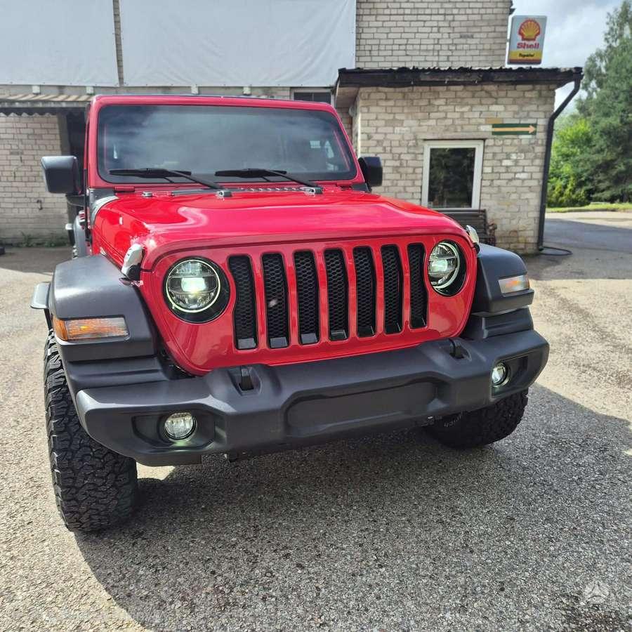 Red Jeep Wrangler 2020 in Kazlu Ruda, with an engine capacity of 3.60 L and mileage of 92 thousand km for 34900 €, photo 6 on AUTOMOTO.COM.LV