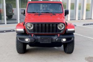 Sarkans Jeep Wrangler 2020 Viļņa, ar dzinēja tilpumu 2.00 L un nobraukumu 94 tūkst. km par 28999 €, foto 6 vietnē AUTOMOTO.COM.LV