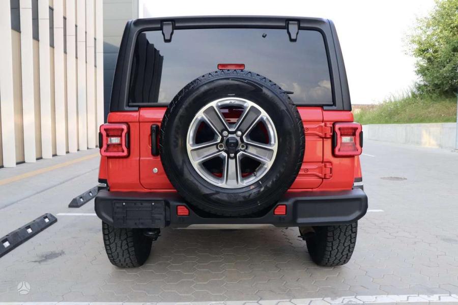 Sarkans Jeep Wrangler 2020 Viļņa, ar dzinēja tilpumu 2.00 L un nobraukumu 94 tūkst. km par 28999 €, foto 14 vietnē AUTOMOTO.COM.LV