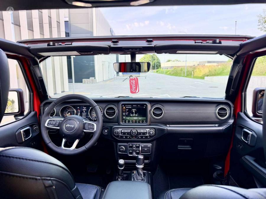 Sarkans Jeep Wrangler 2020 Viļņa, ar dzinēja tilpumu 2.00 L un nobraukumu 94 tūkst. km par 28999 €, foto 15 vietnē AUTOMOTO.COM.LV