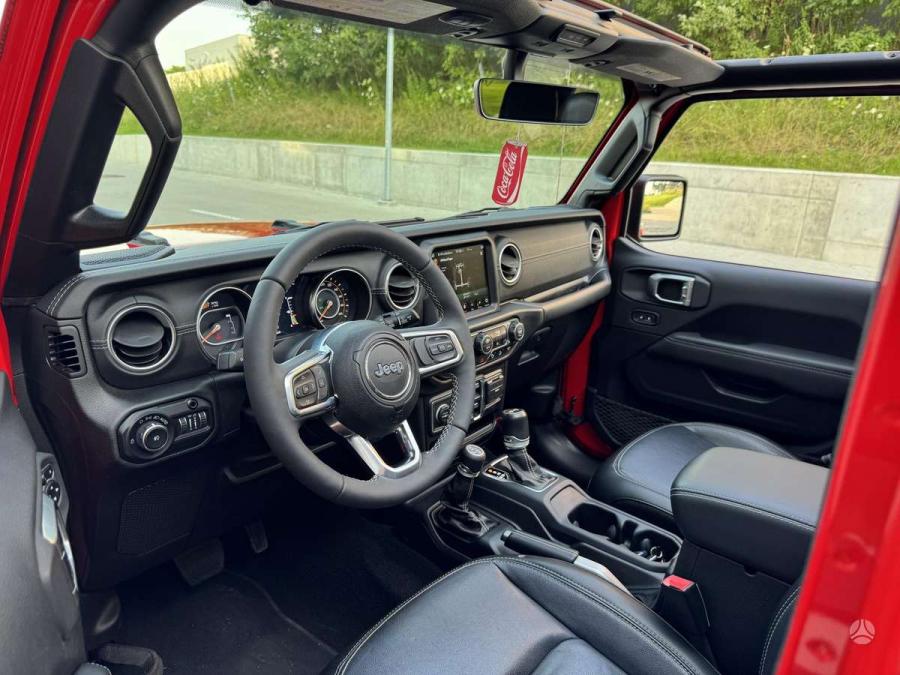 Sarkans Jeep Wrangler 2020 Viļņa, ar dzinēja tilpumu 2.00 L un nobraukumu 94 tūkst. km par 28999 €, foto 16 vietnē AUTOMOTO.COM.LV