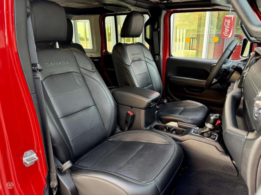 Sarkans Jeep Wrangler 2020 Viļņa, ar dzinēja tilpumu 2.00 L un nobraukumu 94 tūkst. km par 28999 €, foto 18 vietnē AUTOMOTO.COM.LV