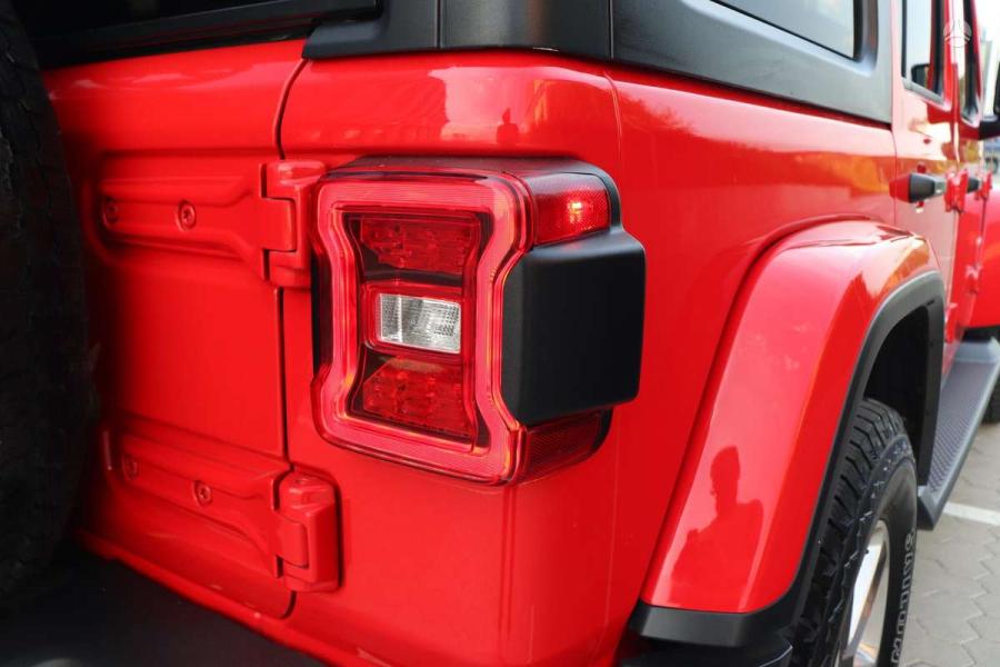 Sarkans Jeep Wrangler 2020 Viļņa, ar dzinēja tilpumu 2.00 L un nobraukumu 94 tūkst. km par 28999 €, foto 22 vietnē AUTOMOTO.COM.LV