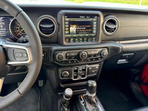 Sarkans Jeep Wrangler 2020 Viļņa, ar dzinēja tilpumu 2.00 L un nobraukumu 94 tūkst. km par 28999 €, foto 25 vietnē AUTOMOTO.COM.LV