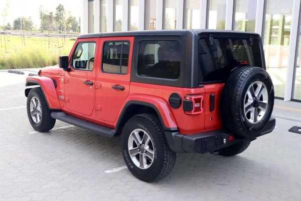Sarkans Jeep Wrangler 2020 Viļņa, ar dzinēja tilpumu 2.00 L un nobraukumu 94 tūkst. km par 28499 €, foto 5 vietnē AUTOMOTO.COM.LV