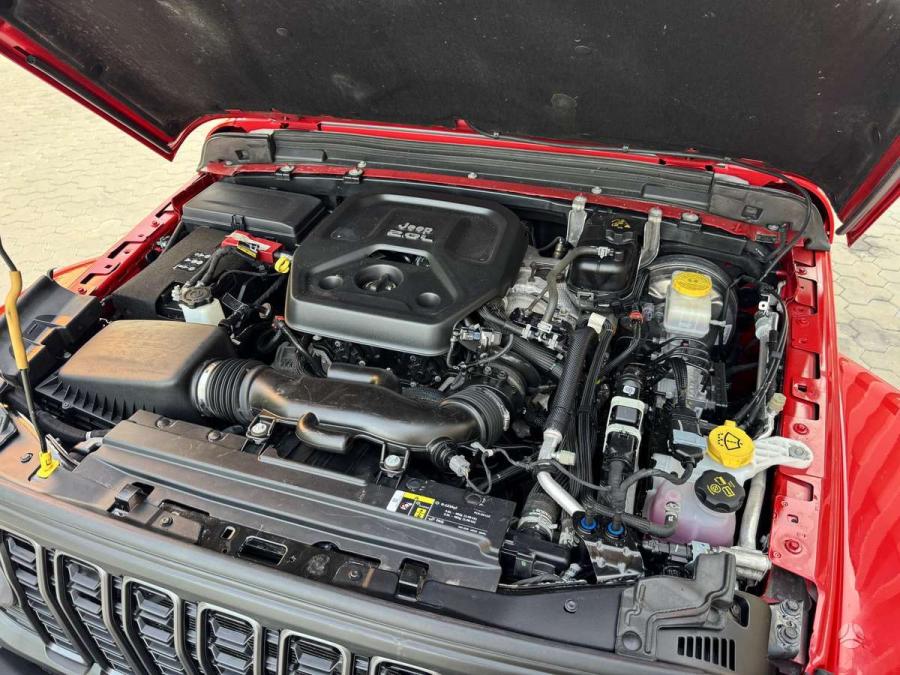Sarkans Jeep Wrangler 2020 Viļņa, ar dzinēja tilpumu 2.00 L un nobraukumu 94 tūkst. km par 28499 €, foto 20 vietnē AUTOMOTO.COM.LV