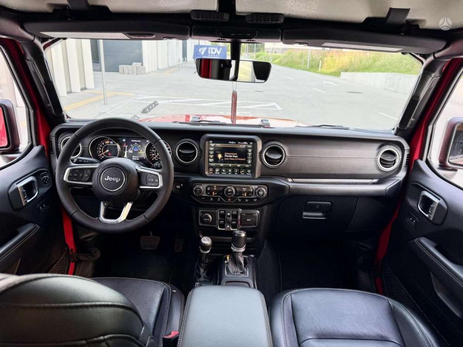 Sarkans Jeep Wrangler 2020 Viļņa, ar dzinēja tilpumu 2.00 L un nobraukumu 94 tūkst. km par 28499 €, foto 26 vietnē AUTOMOTO.COM.LV