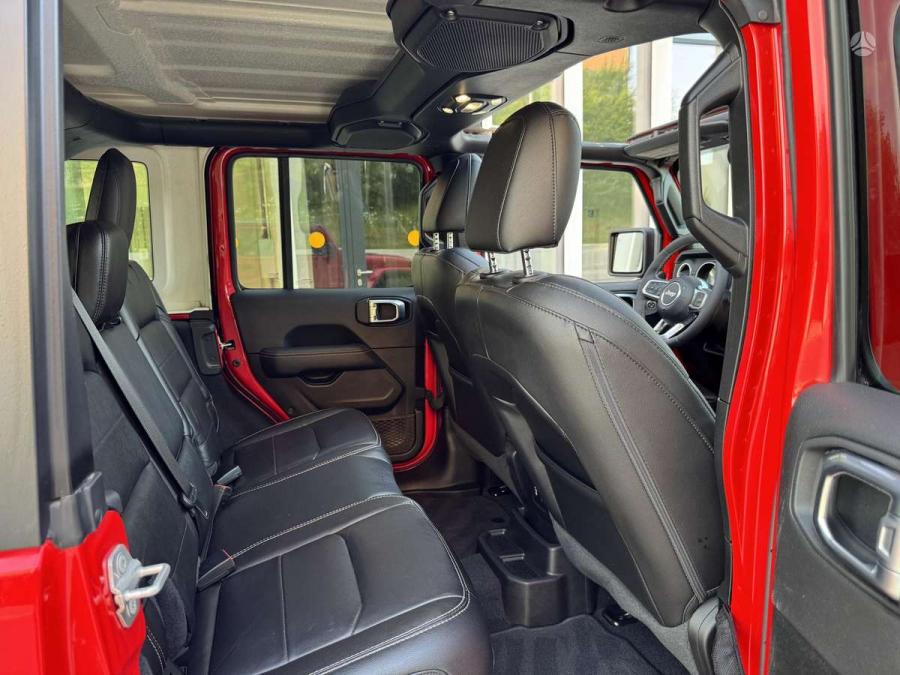 Sarkans Jeep Wrangler 2020 Viļņa, ar dzinēja tilpumu 2.00 L un nobraukumu 94 tūkst. km par 28499 €, foto 34 vietnē AUTOMOTO.COM.LV