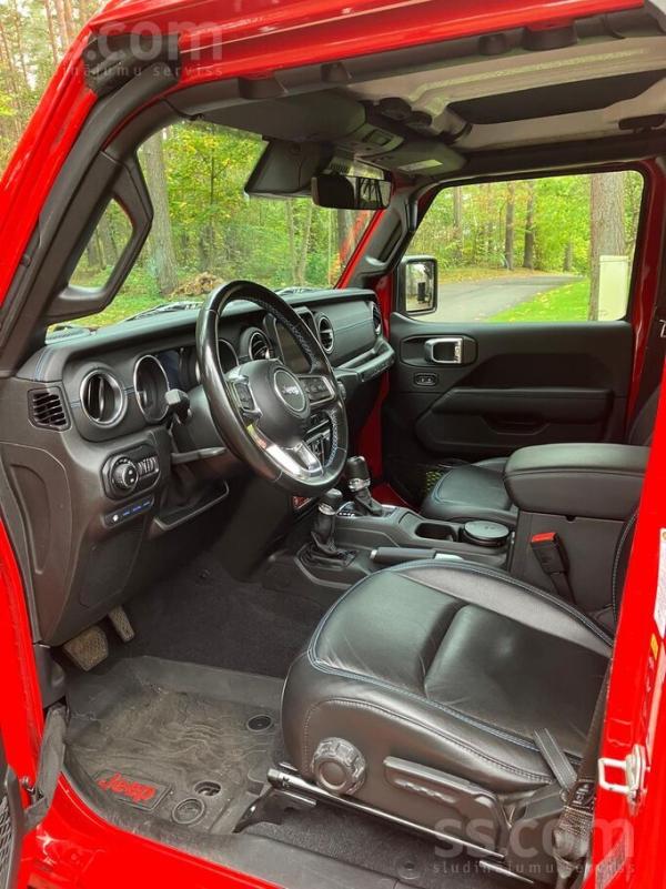 Sarkans Jeep Wrangler 2022 Rīga, ar dzinēja tilpumu 2.00 L un nobraukumu 52 tūkst. km par 46000 €, foto 6 vietnē AUTOMOTO.COM.LV