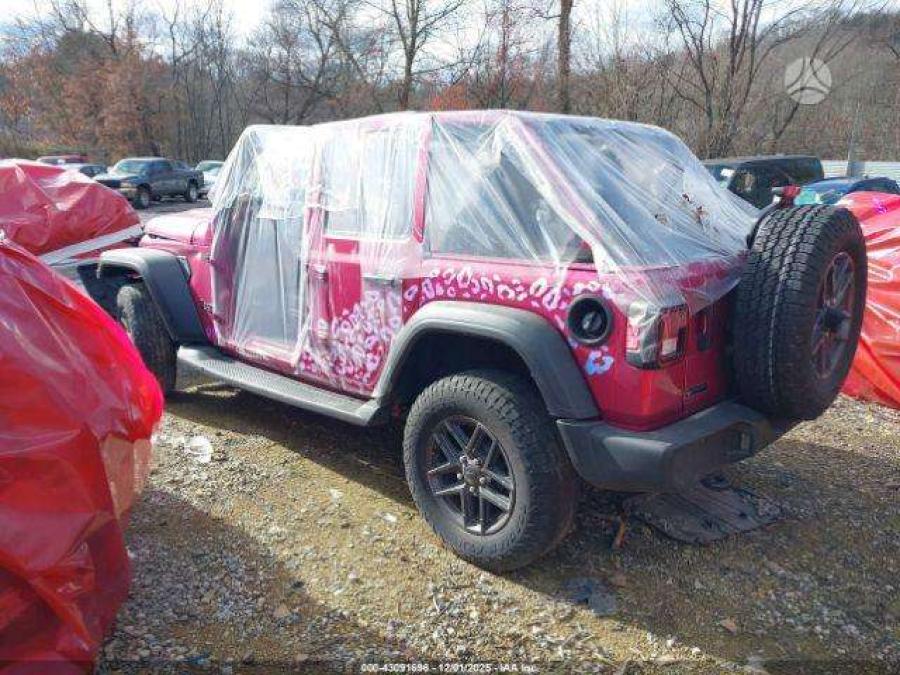 Red Jeep Wrangler 2024 in Vilnius, with an engine capacity of 3.60 L and mileage of 256 thousand km for 14999 €, photo 3 on AUTOMOTO.COM.LV