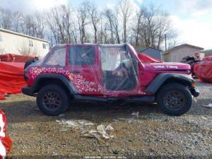 Red Jeep Wrangler 2024 in Vilnius, with an engine capacity of 3.60 L and mileage of 256 thousand km for 14999 €, photo 14 on AUTOMOTO.COM.LV