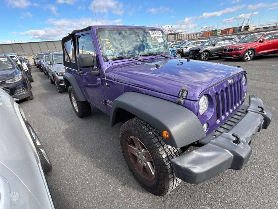 Violet Jeep Wrangler 2017 in Vilnius, with an engine capacity of 3.60 L and mileage of 187 thousand km for 11900 €, photo 3 on AUTOMOTO.COM.LV