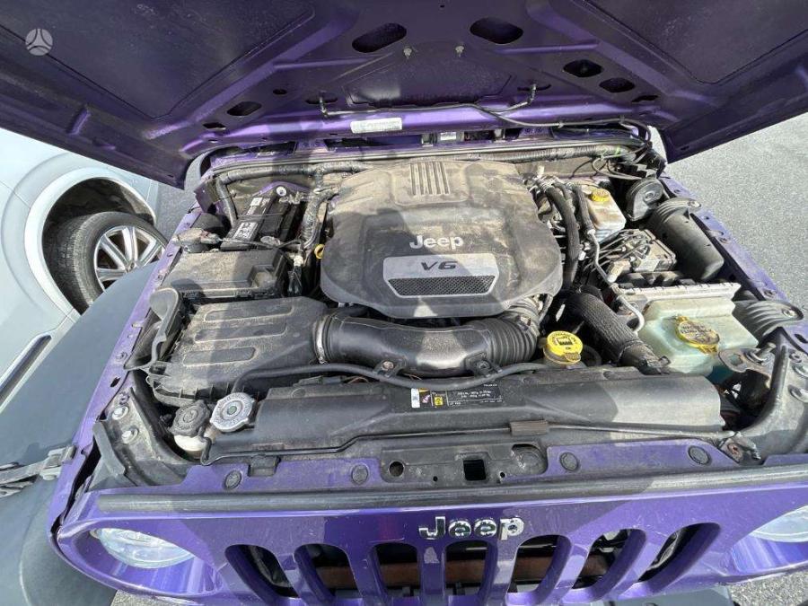 Violet Jeep Wrangler 2017 in Vilnius, with an engine capacity of 3.60 L and mileage of 187 thousand km for 11900 €, photo 9 on AUTOMOTO.COM.LV