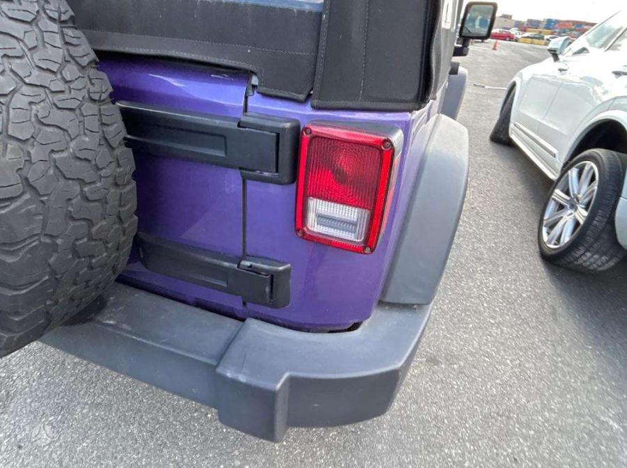 Violet Jeep Wrangler 2017 in Vilnius, with an engine capacity of 3.60 L and mileage of 187 thousand km for 11900 €, photo 22 on AUTOMOTO.COM.LV