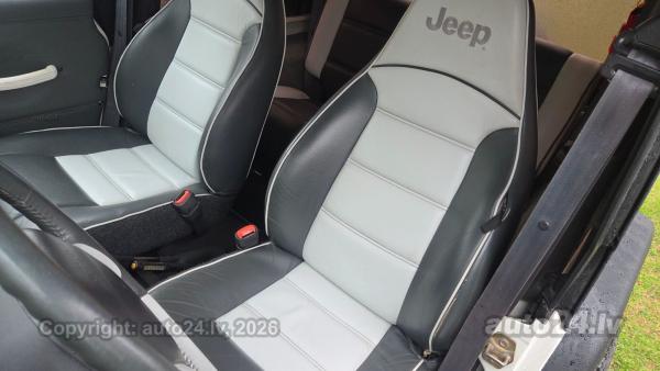 White Jeep Wrangler 2000 in Tallinn, with an engine capacity of 2.50 L and mileage of 124 thousand km for 16600 €, photo 5 on AUTOMOTO.COM.LV